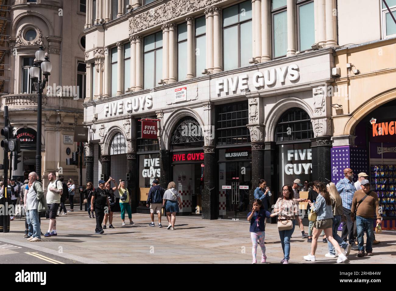 Five guys coventry street hi-res stock photography and images - Alamy
