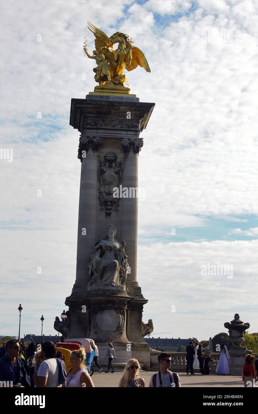 Architectural forms bridge hi-res stock photography and images - Alamy