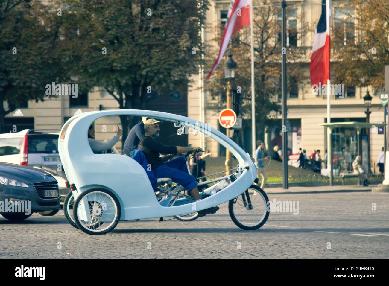 European city passenger bicycle hi-res stock photography and images - Alamy