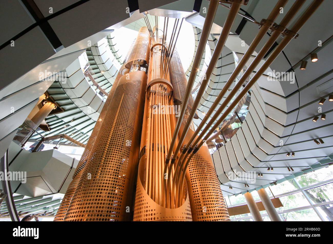 Starbucks reserve roastery chicago hi-res stock photography and images ...