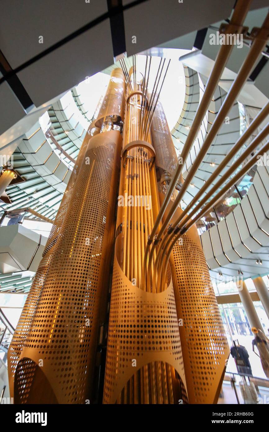 Starbucks chicago roastery hi-res stock photography and images - Alamy