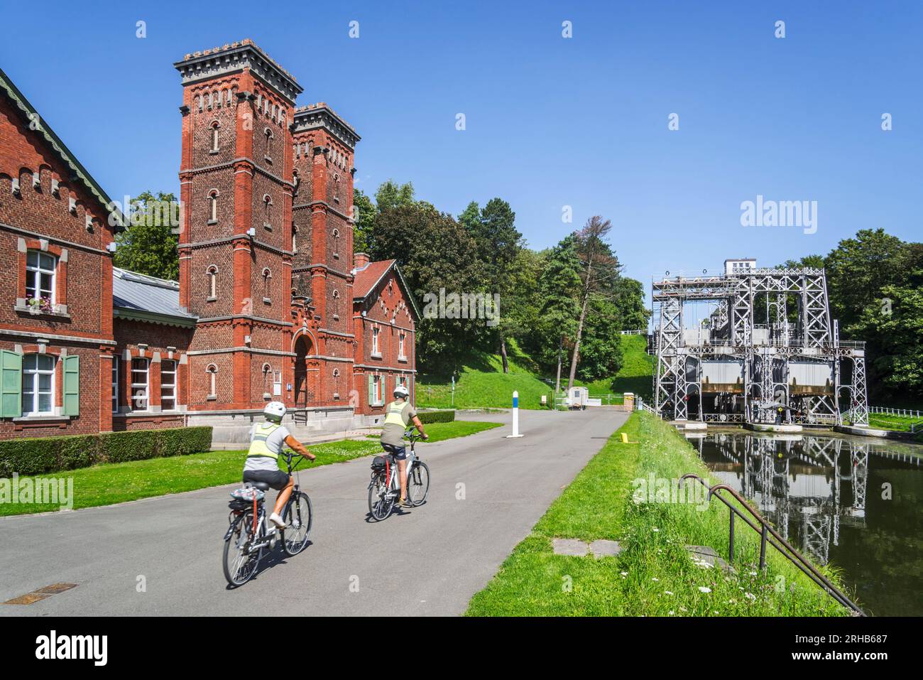 Machine room building and hydraulic boat lift no. 3 on the old Canal du ...