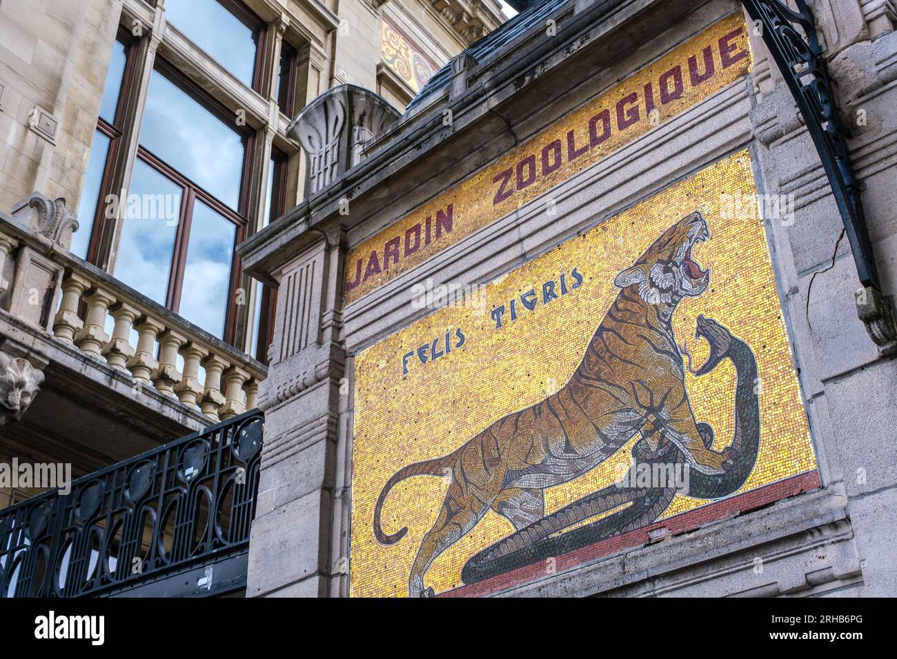 Anvers, Belgium - 9 September 2022: Sign at the entrance of Anvers Zoo ...