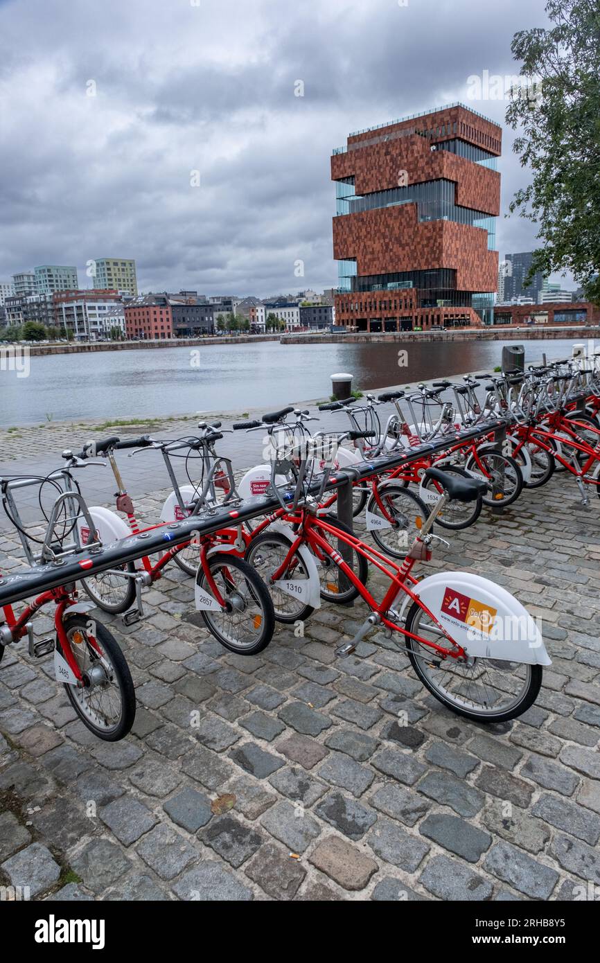 Antwerp station bikes hi-res stock photography and images - Alamy