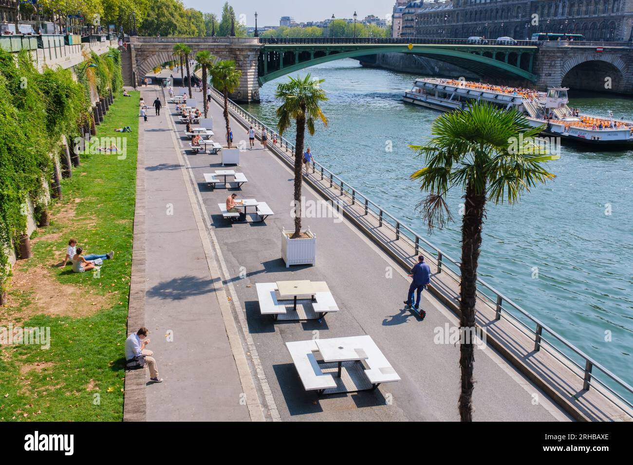 Paris, FR - 31 August 2022: The Paris Plages event offers Parisians and ...