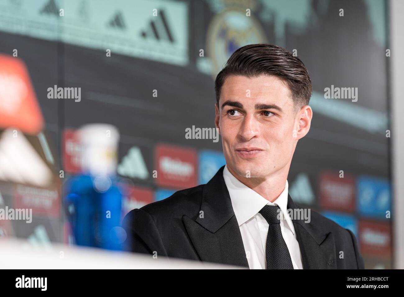 Kepa arrizabalaga real madrid hi-res stock photography and images - Alamy