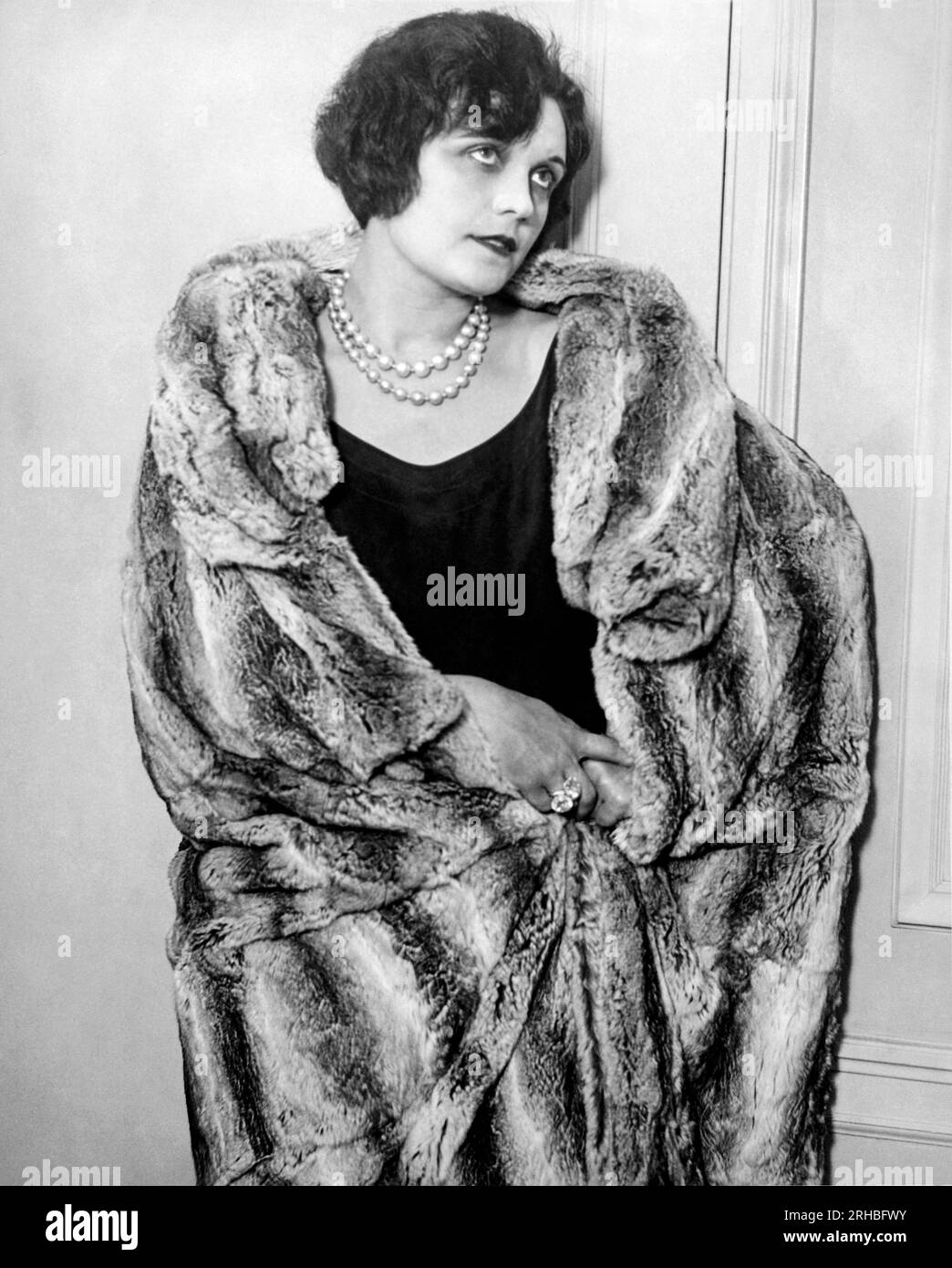 Hollywood, California: c. 1925 A portrait of actress Pola Negri Stock ...