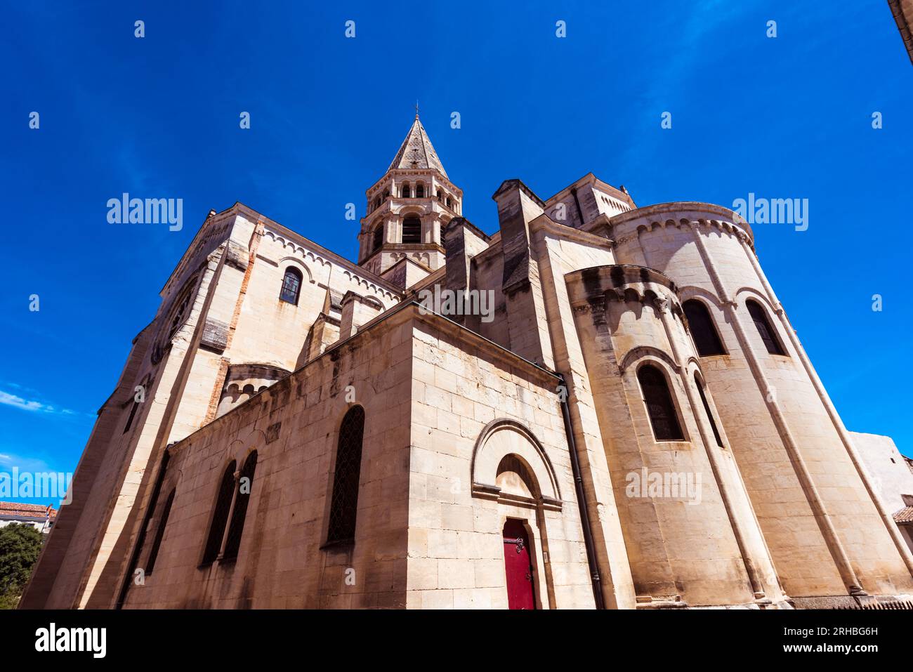 St Paul‘s Church Gothic church with one spire and rose window in Nimes ...