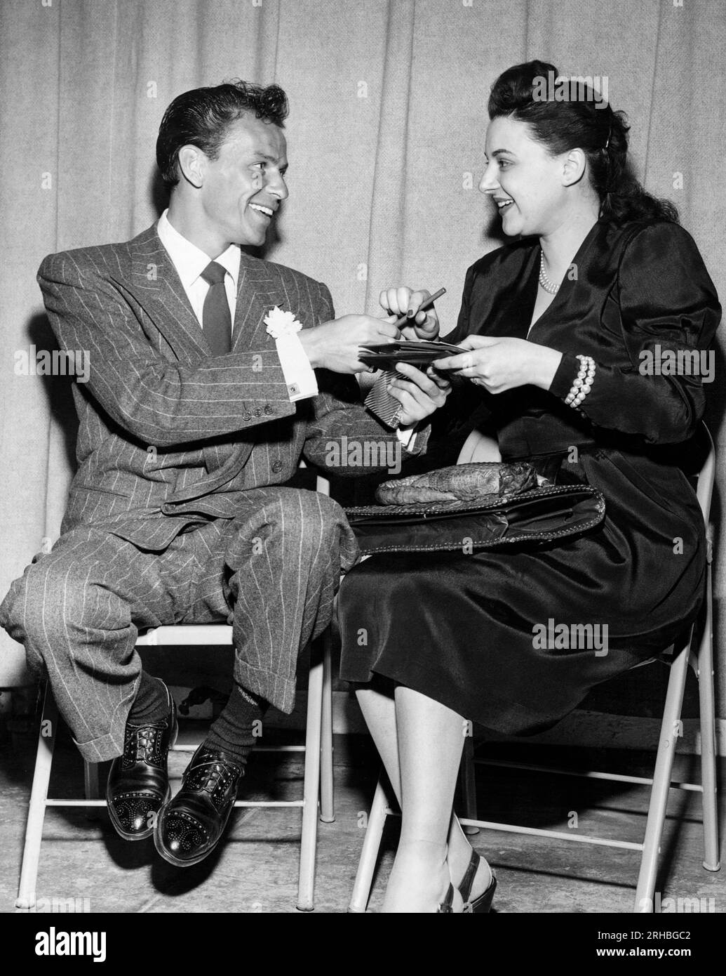 1940s of the frank sinatra show hi-res stock photography and images - Alamy