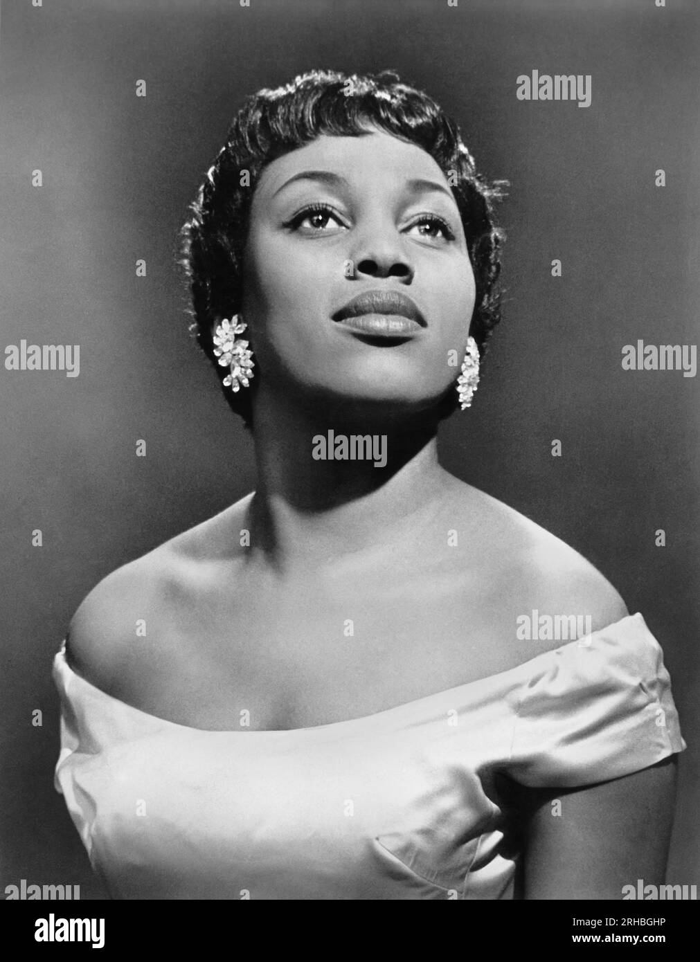 Black female opera singer hi-res stock photography and images - Alamy