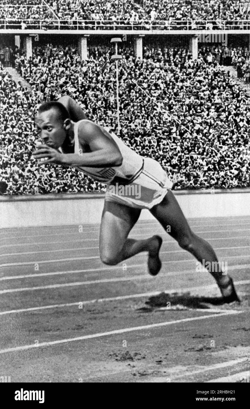 Jesse owens 1936 olympics hi-res stock photography and images - Alamy