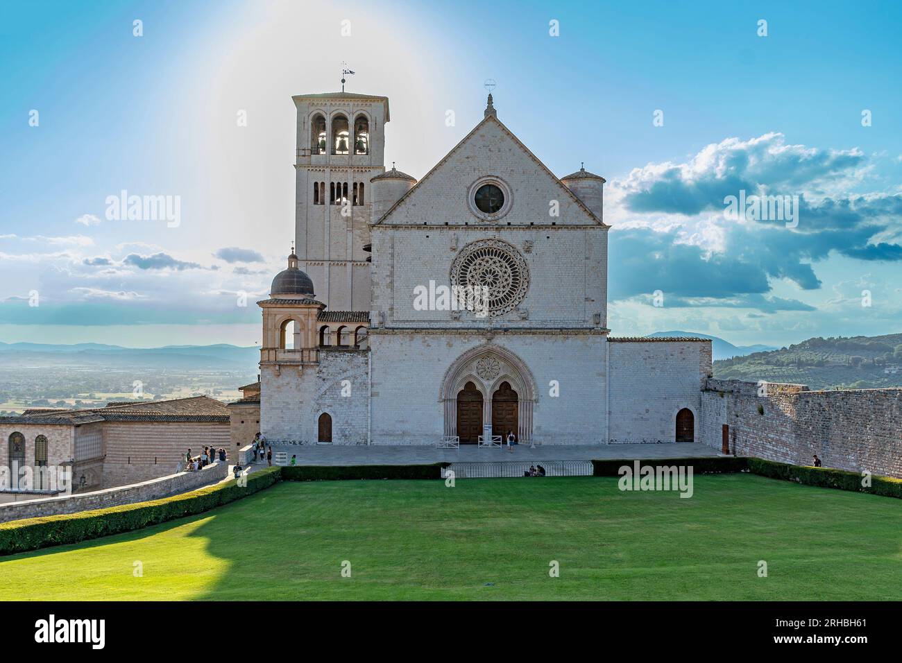 Romanesque basilica style hi-res stock photography and images - Alamy