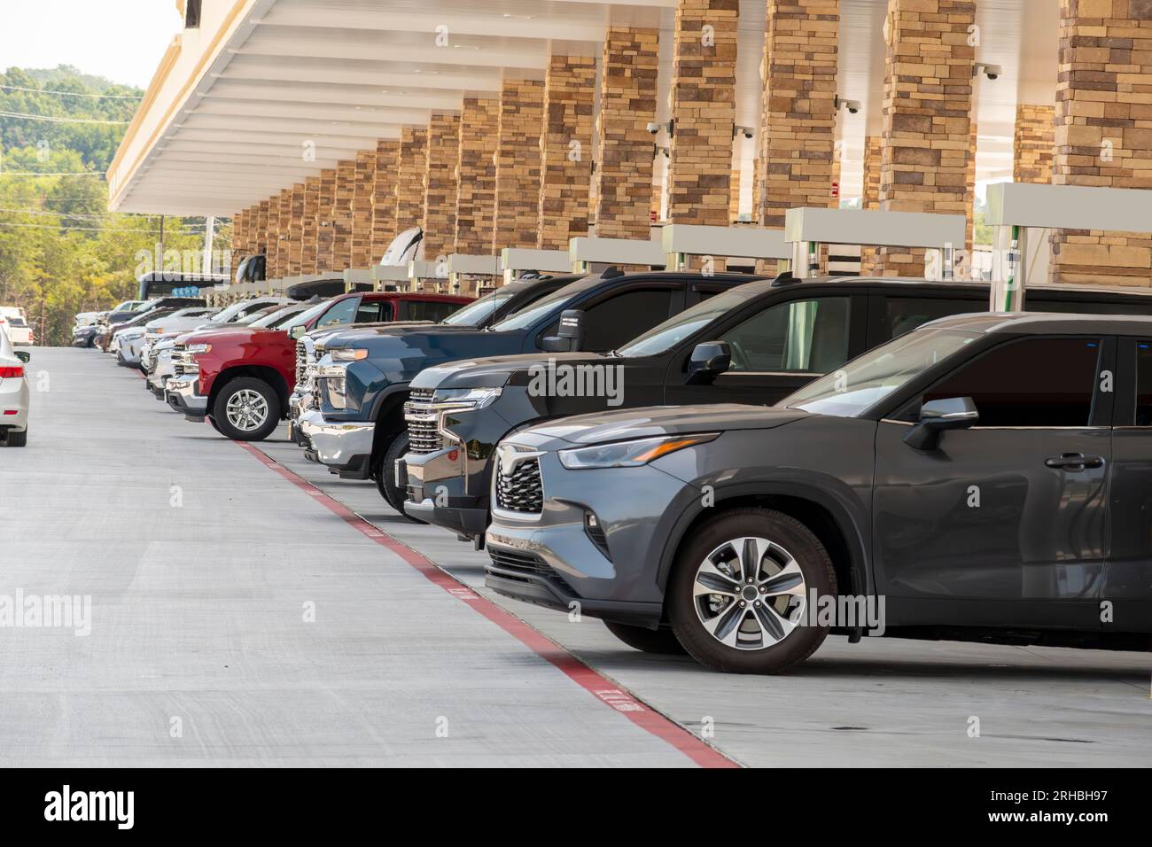 Gas station cars line up hi-res stock photography and images - Alamy