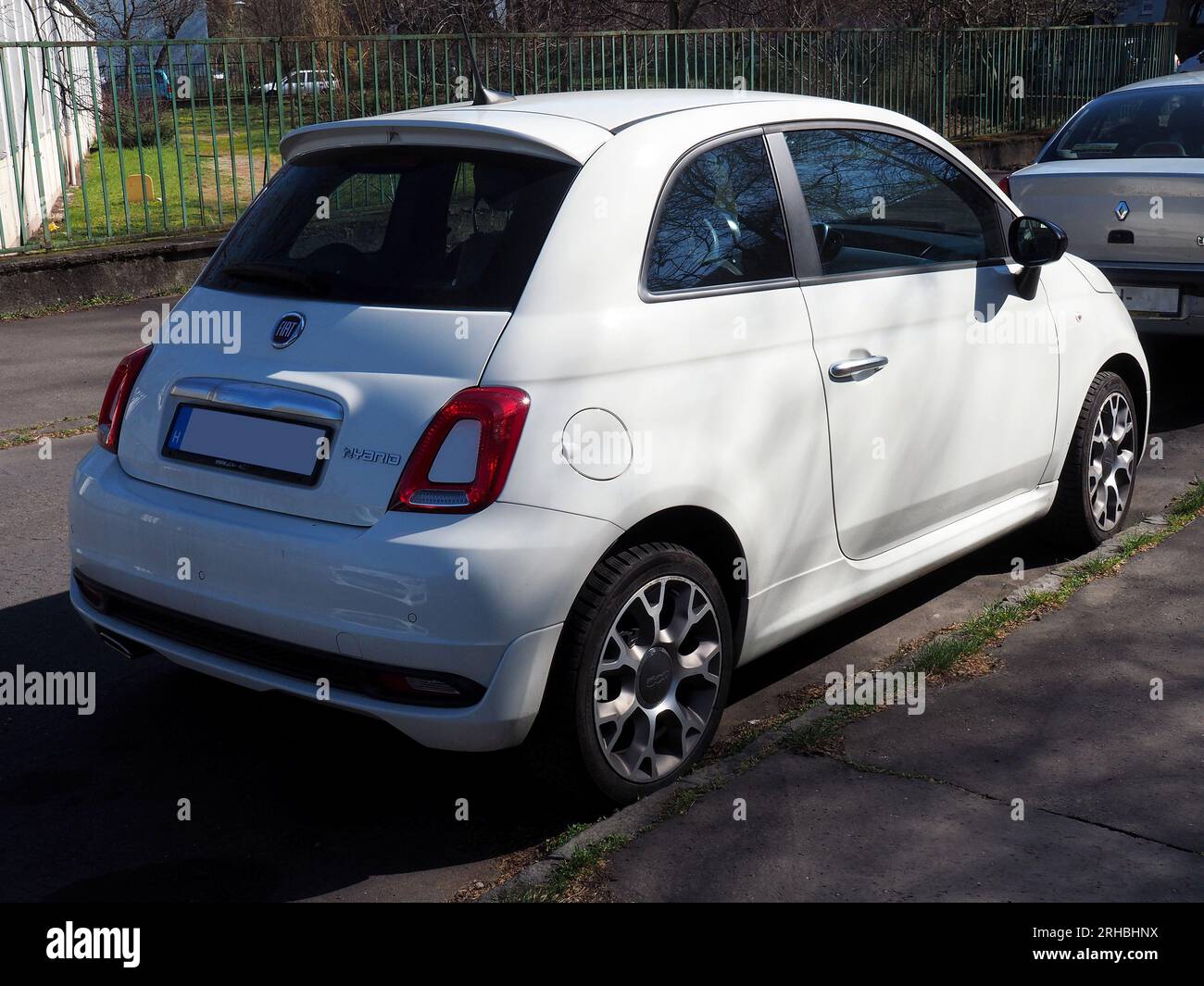 Fiat 500 hybrid hi-res stock photography and images - Alamy