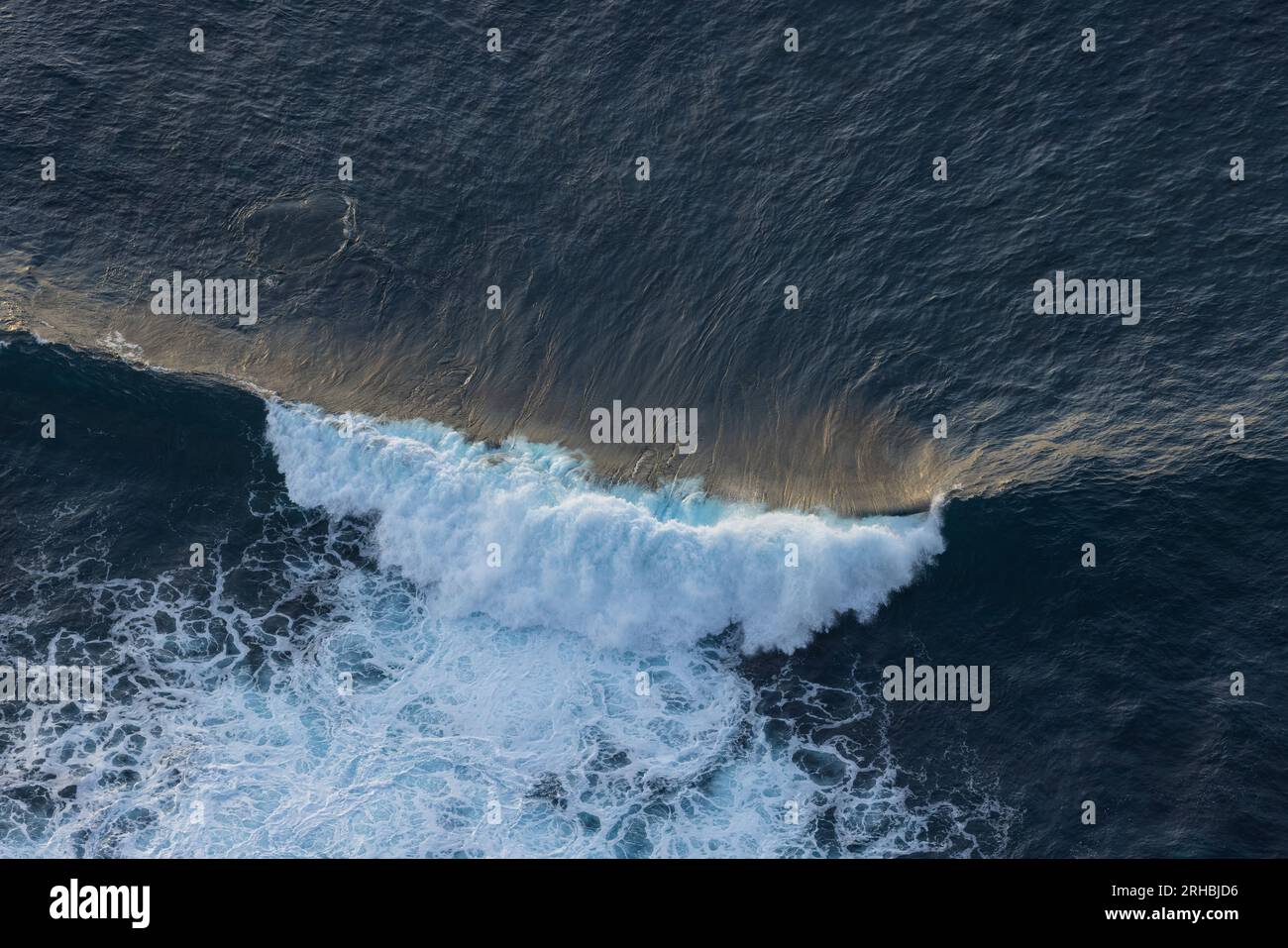 Overhead drone shot big waves hi-res stock photography and images - Alamy