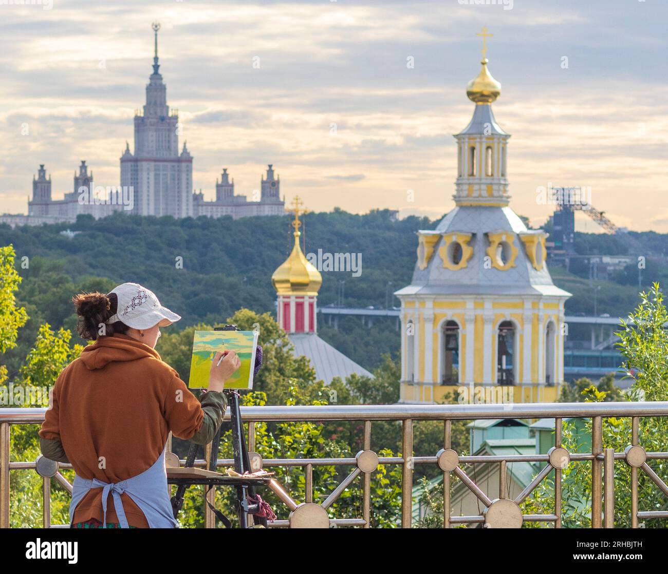 Russian street artist drawing hi-res stock photography and images - Alamy