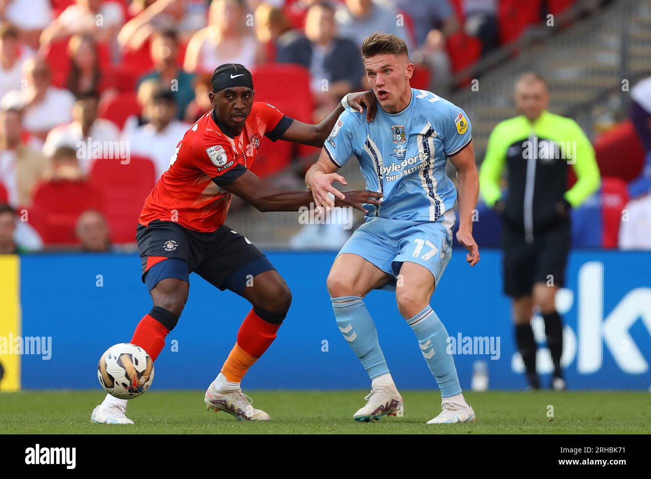Viktor gyokeres coventry 2023 hi-res stock photography and images - Alamy