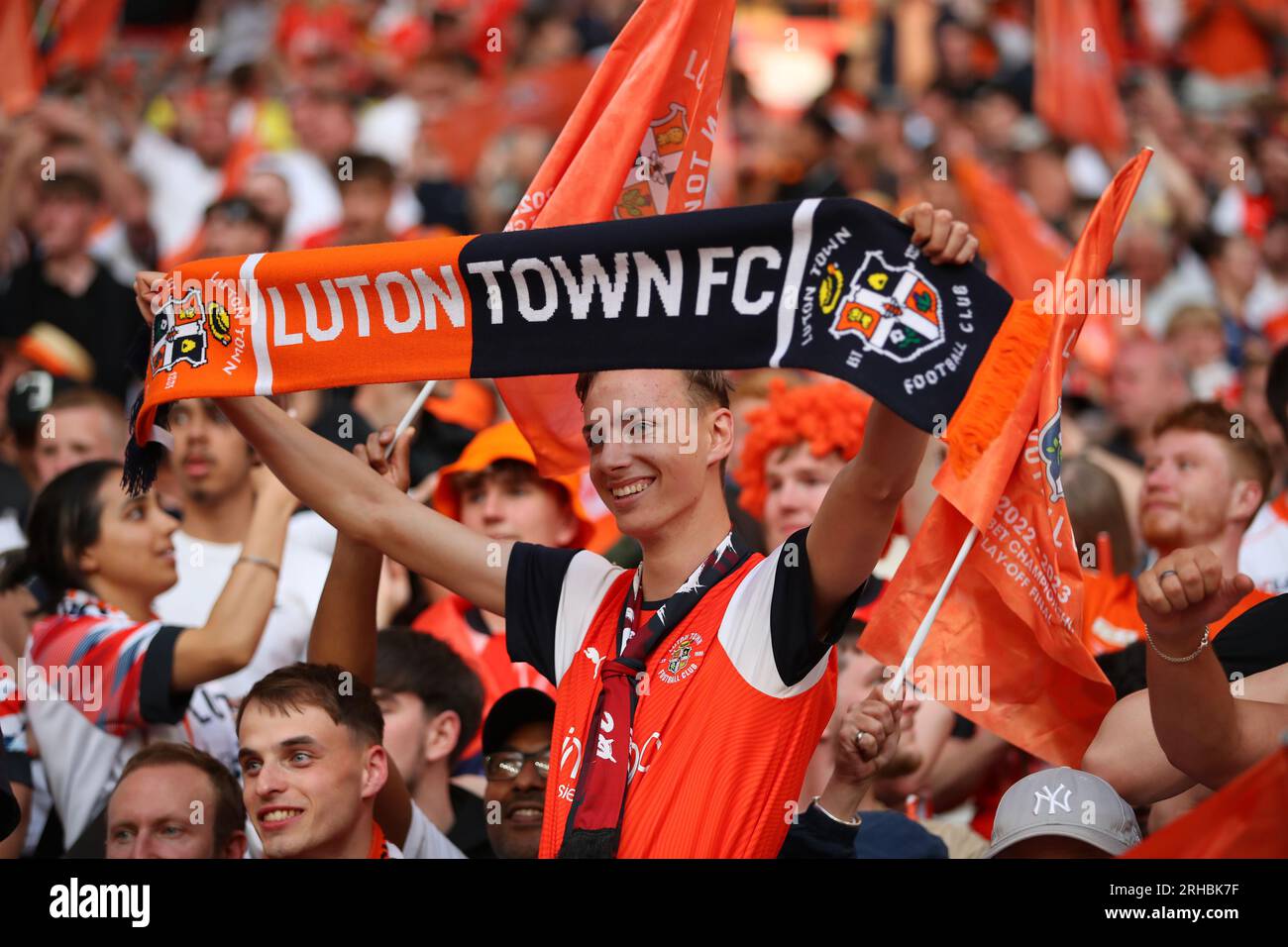 Luton Town fans celebrate after winning promotion to the Premier League ...