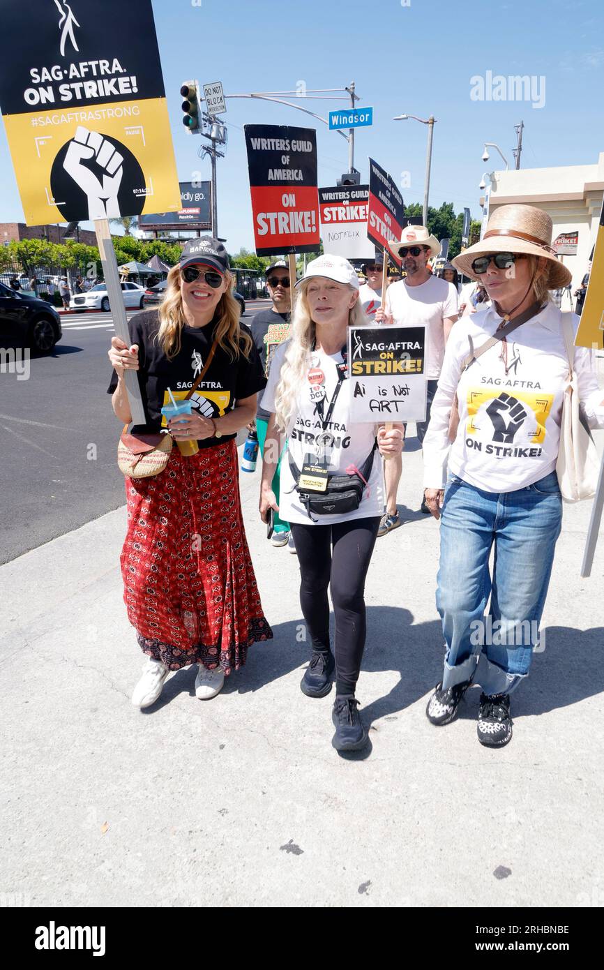 Los Angeles, Ca. 15th Aug, 2023. Mary McCormack, Frances Fisher and ...