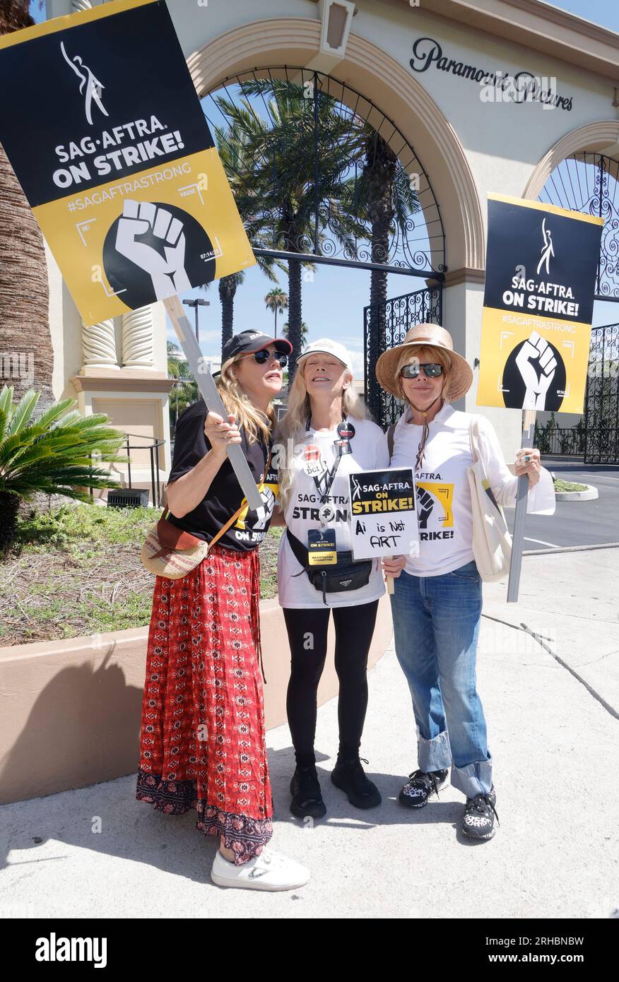 Los Angeles, Ca. 15th Aug, 2023. Mary McCormack, Frances Fisher and ...