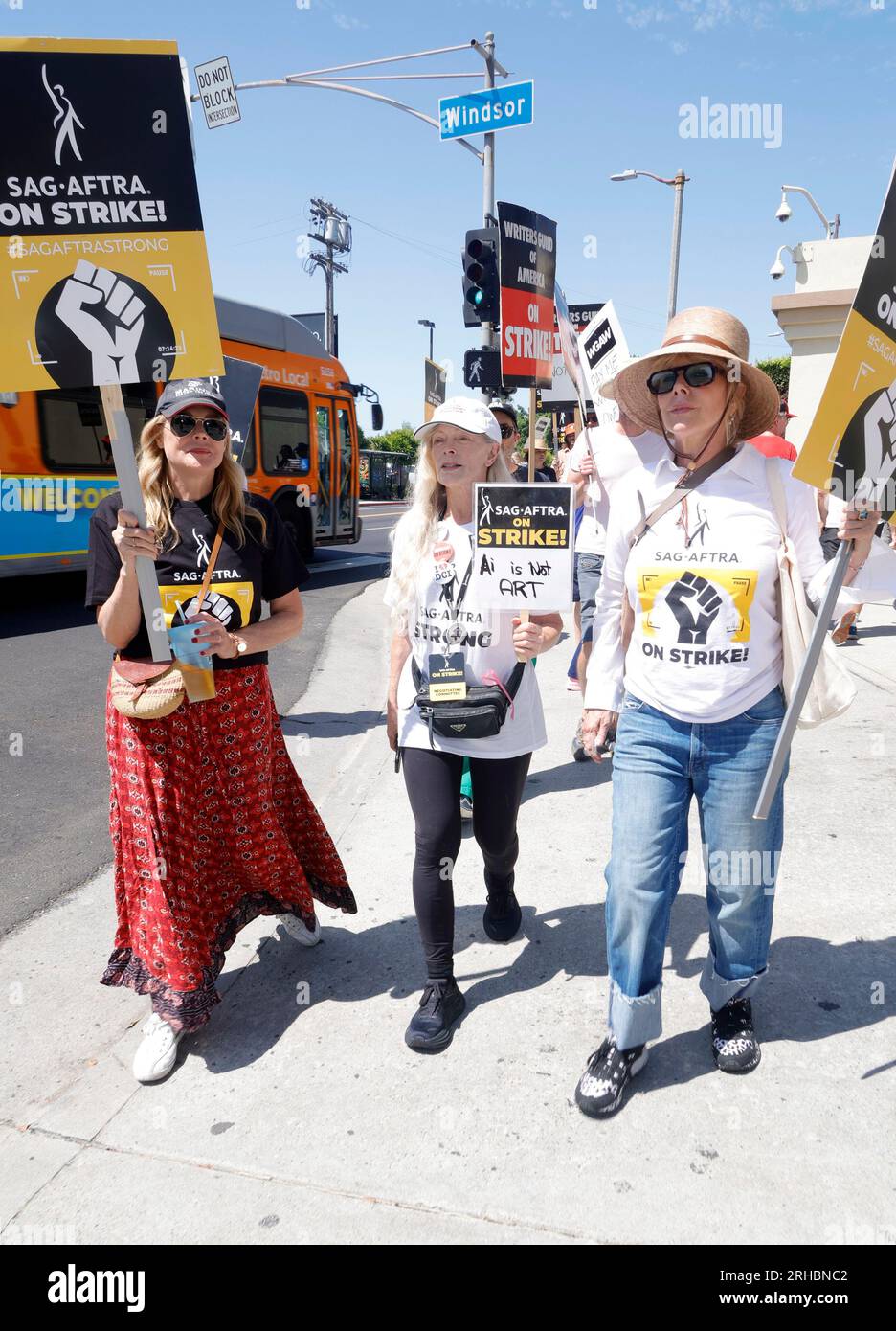 Los Angeles, Ca. 15th Aug, 2023. Mary McCormack, Frances Fisher and ...