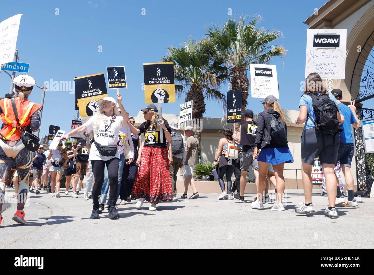 Los Angeles, Ca. 15th Aug, 2023. Frances Fisher and Mary McCormack seen ...