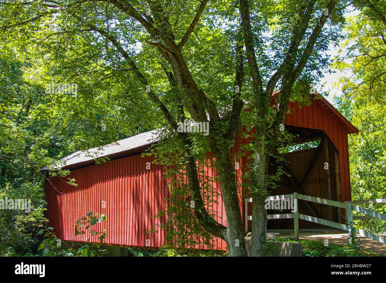 Sandy Creek Covered Bridge State Historic Site in Hillsboro, Missouri ...