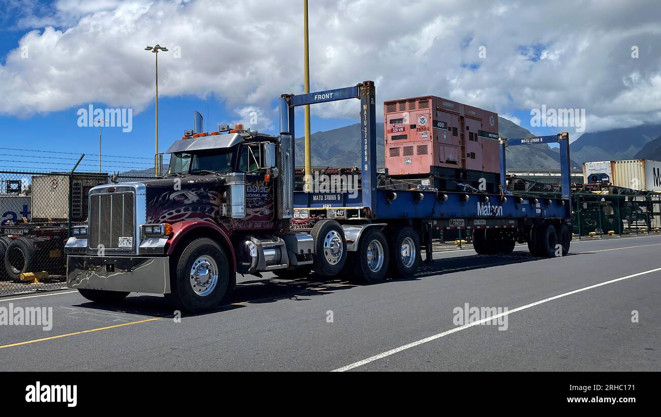 Maui, Hawaii (Aug. 13, 2023) - The first of 32 generators arrive at the ...