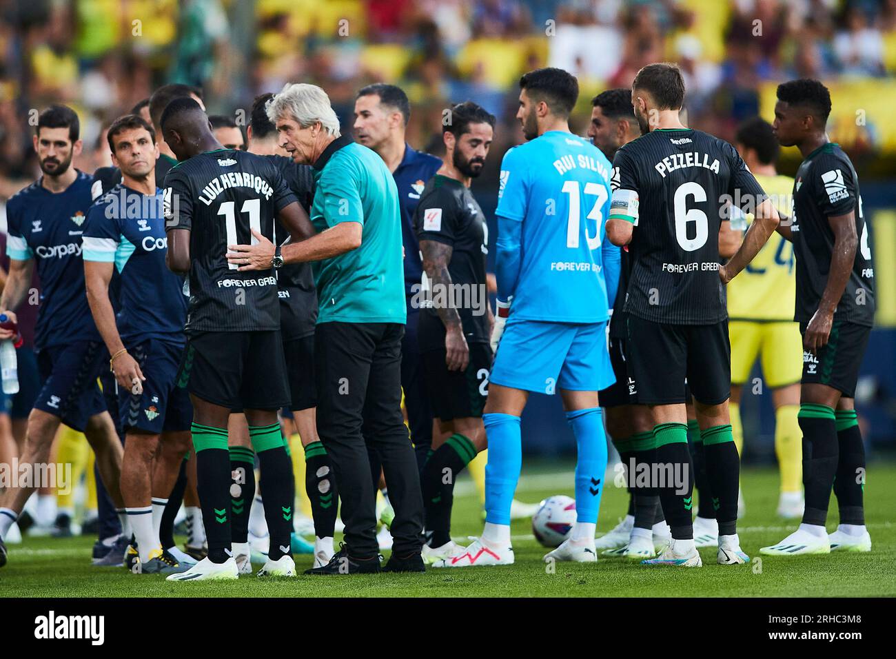 Real Betis Balompie head coach Manuel Pellegrini and Luiz Henrique ...