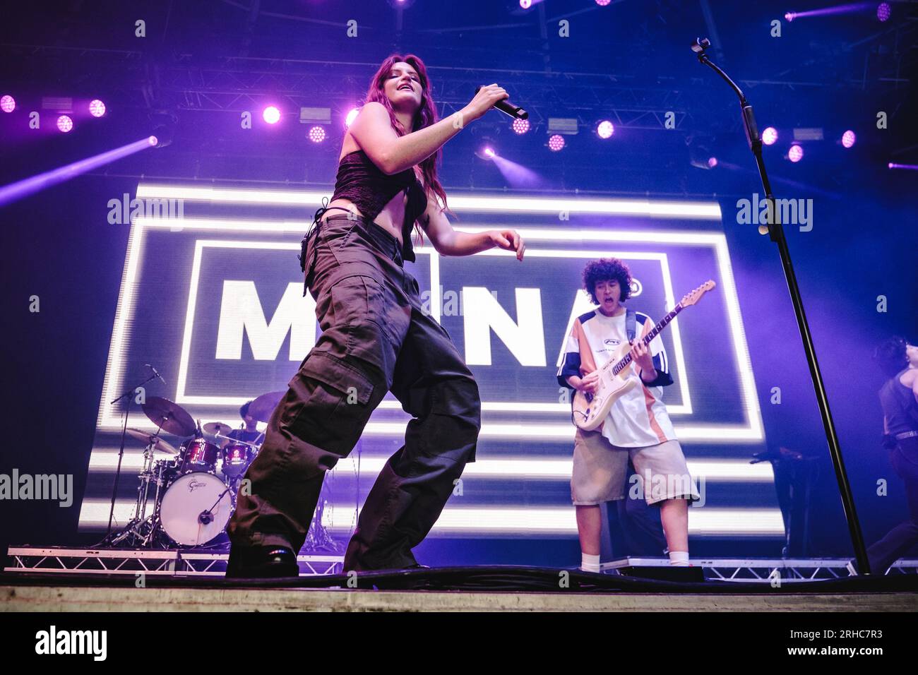 Katie gavin of the band muna hi-res stock photography and images - Alamy