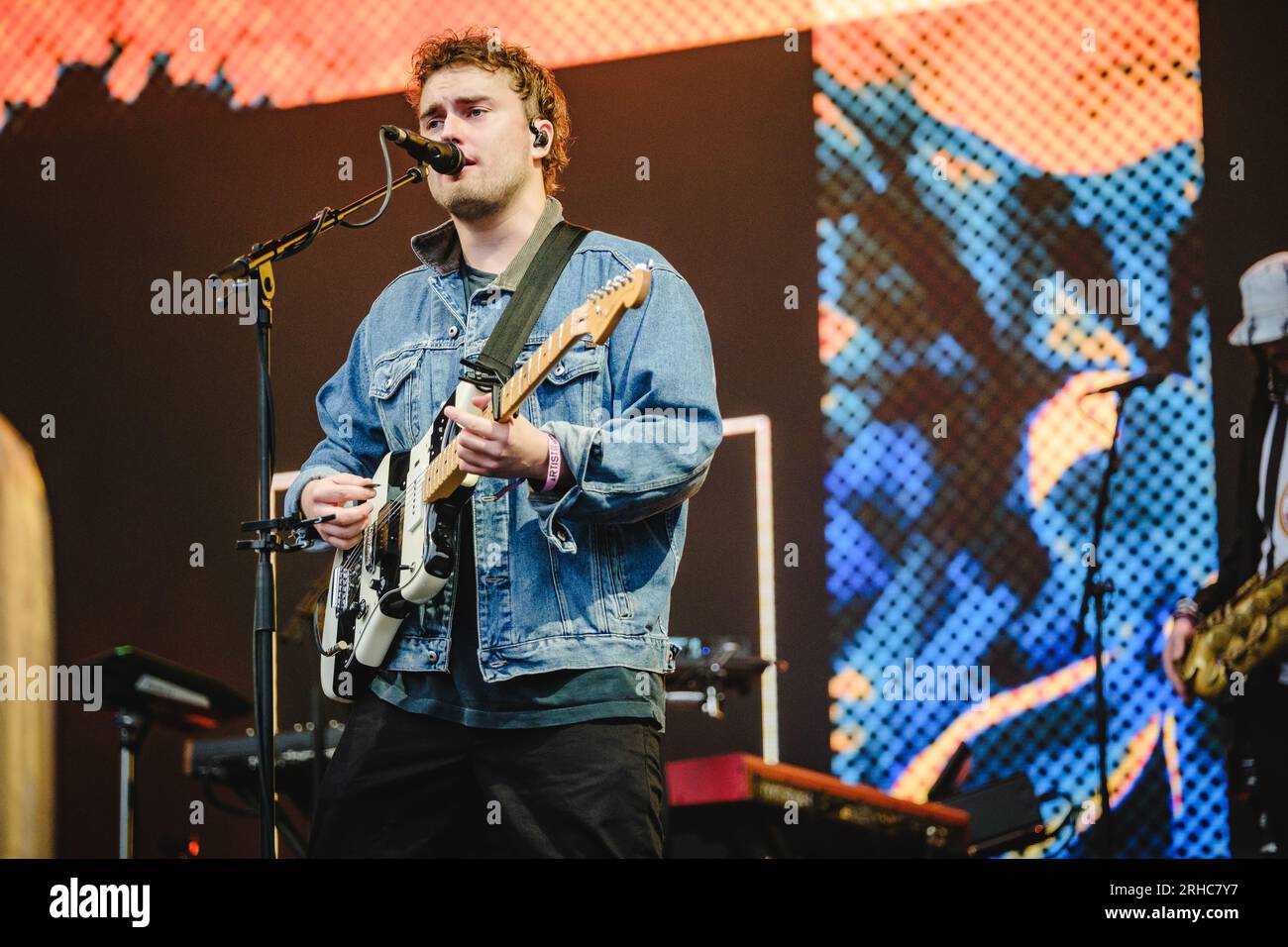 Sam fender show hi-res stock photography and images - Alamy