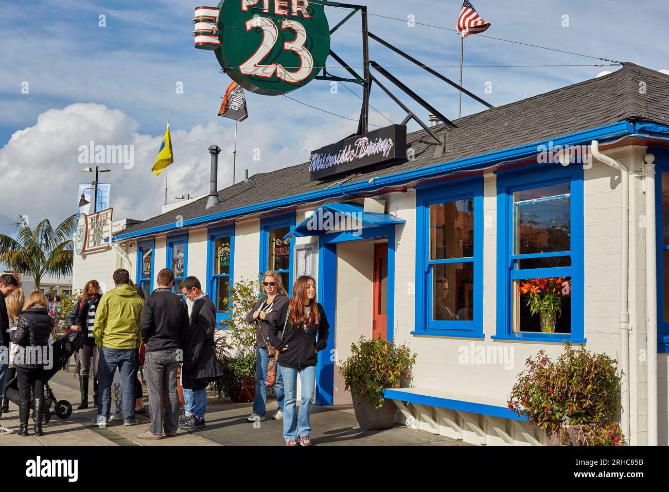 San Francisco, California, USA. 8th Nov, 2015. Pier 23 Cafe Restaurant ...