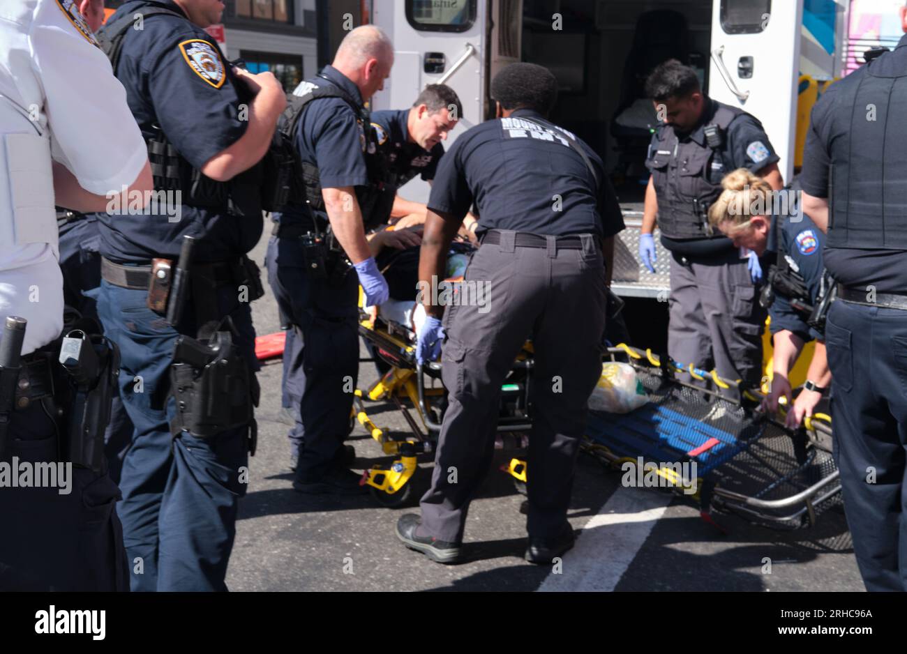 New York, New York, USA. 14th Aug, 2023. NYPD responds to a medical ...