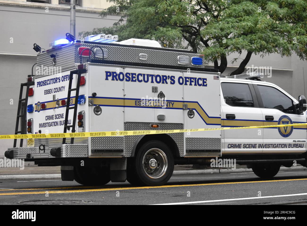 Prosecutor's office Vehicle seen at the crime scene of the vehicle ...