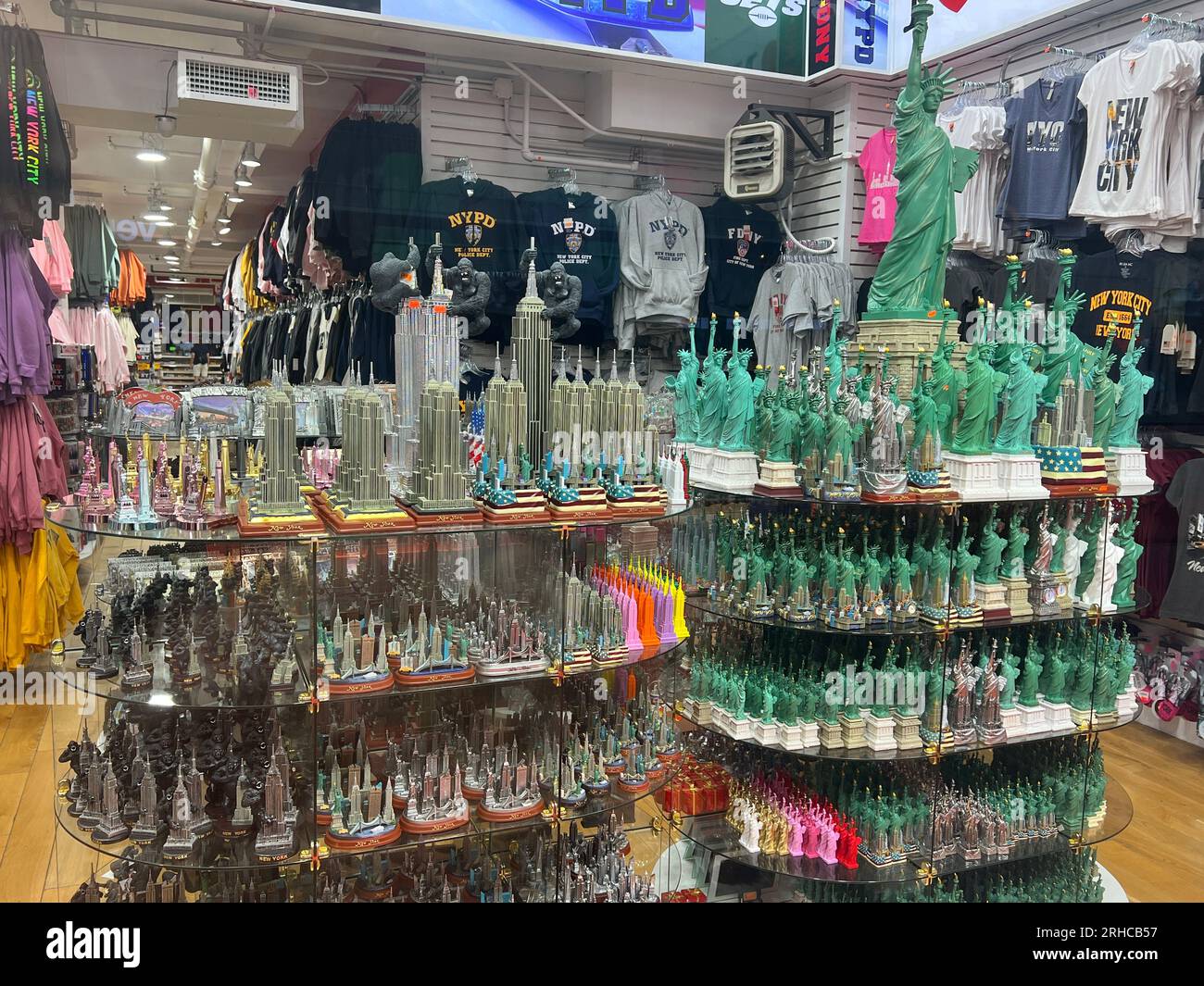 Paperweights hi-res stock photography and images - Alamy