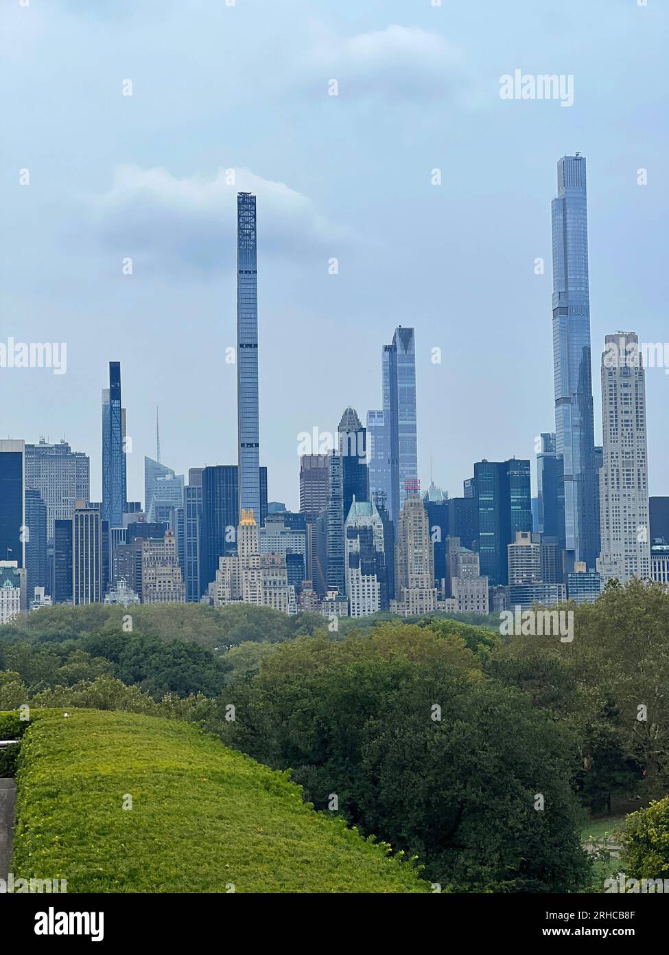 Southern view from the Metropolitan Museum roof garden across Central ...