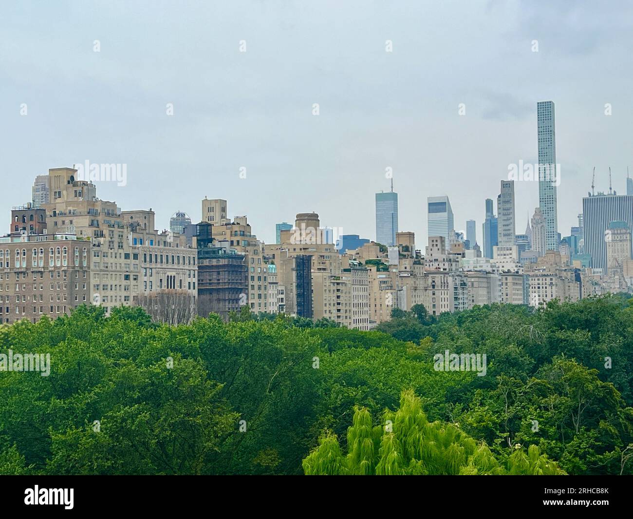 Southern view from the Metropolitan Museum roof garden across Central ...