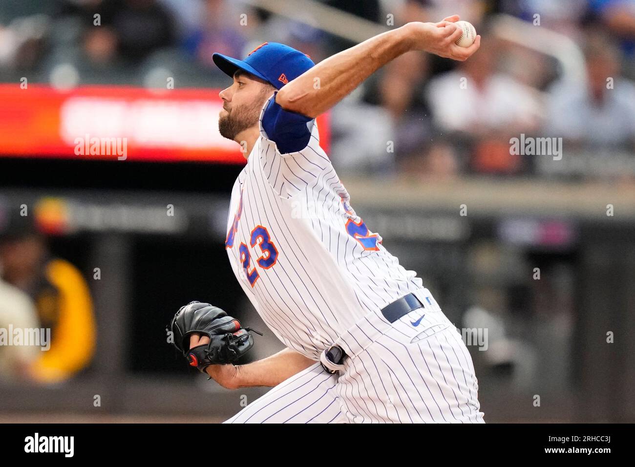 New York Mets' David Peterson pitches to a Pittsburgh Pirates batter ...