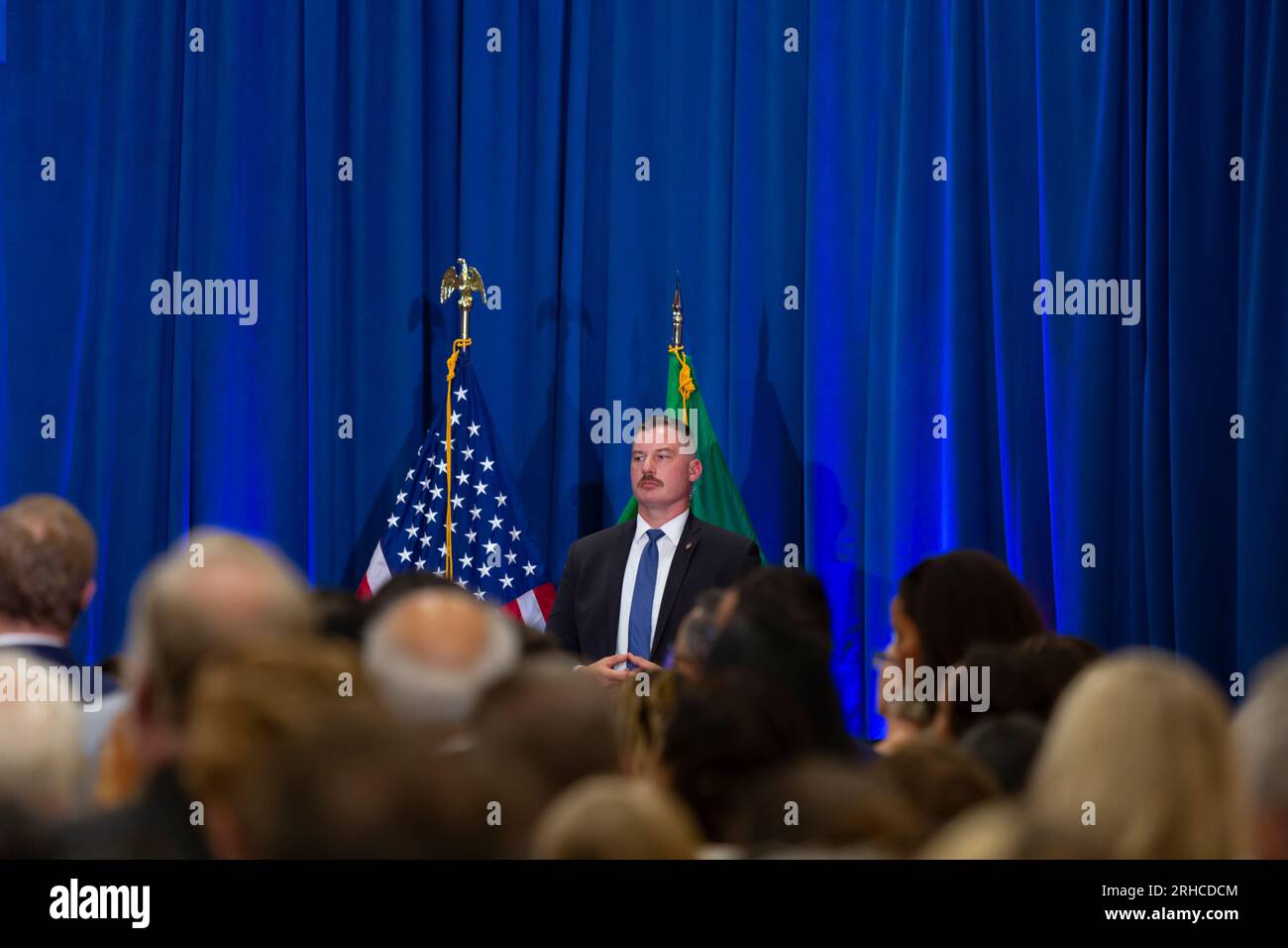 Seattle, Washington, USA. 15th August, 2023. A member of the Secret ...