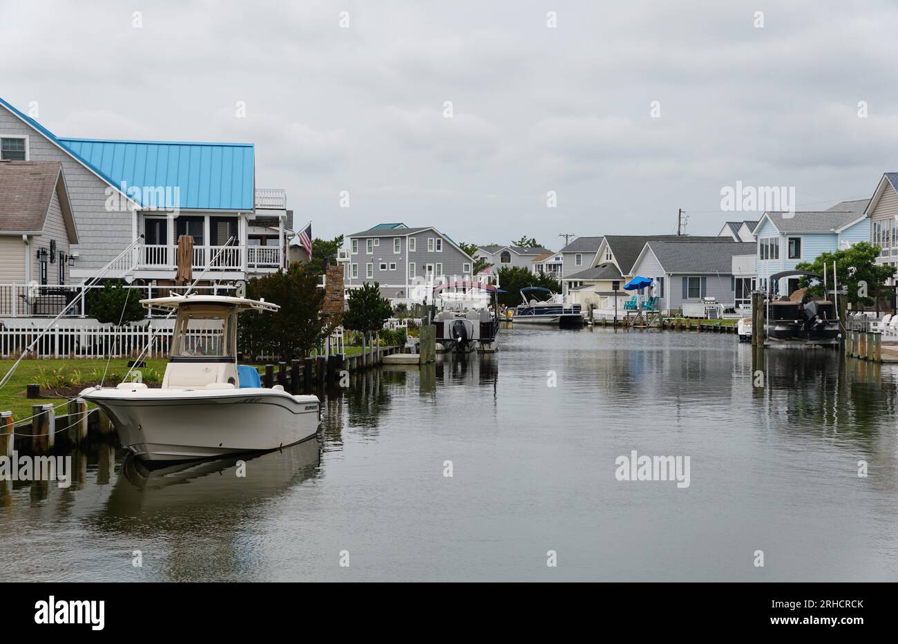 Photos Homes With Waterfront Boat Docks