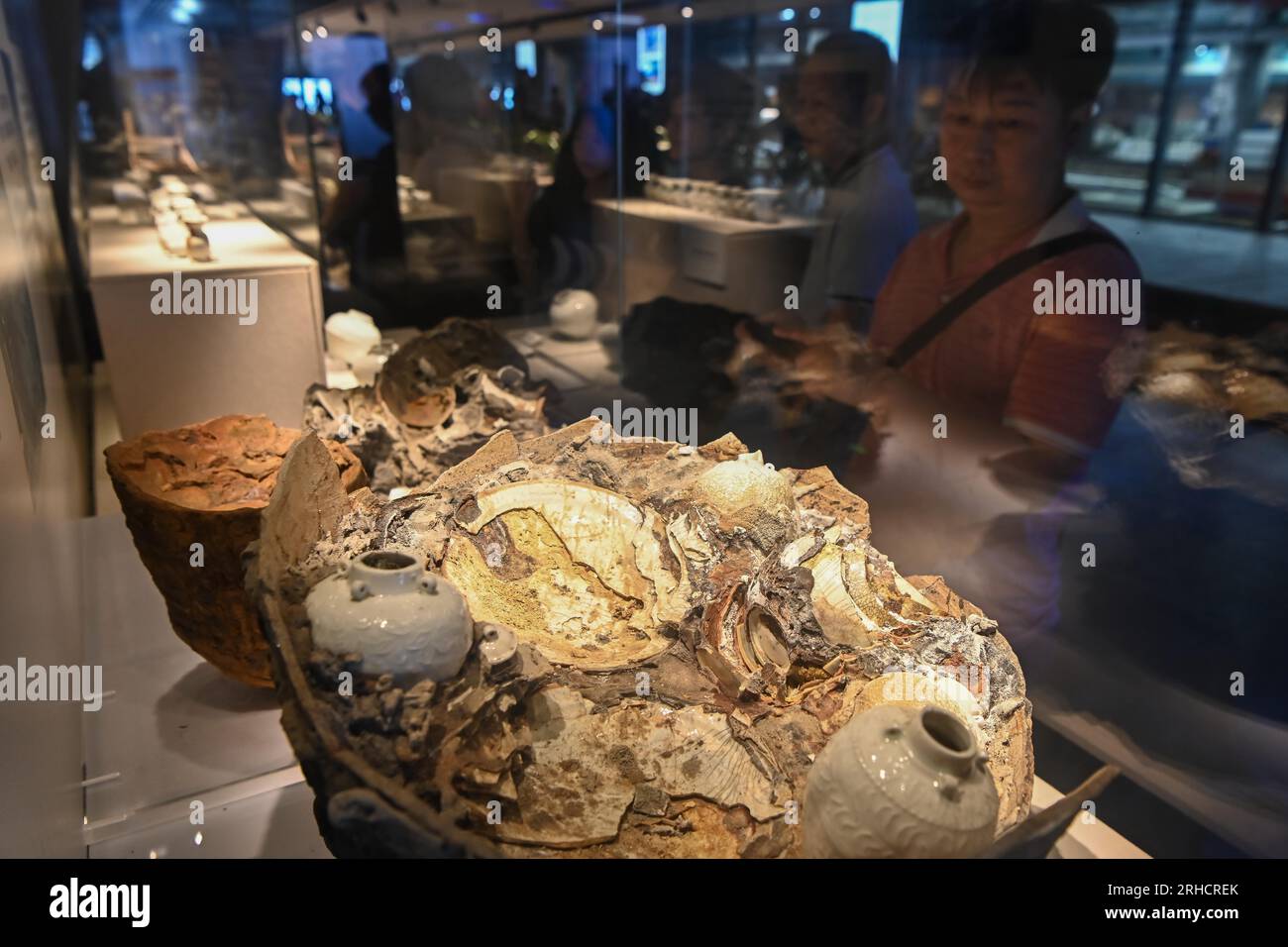 **CHINESE MAINLAND, HONG KONG, MACAU AND TAIWAN OUT** People visit the ...