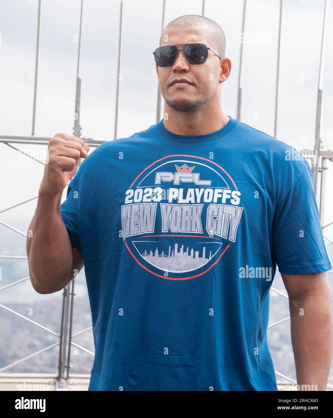PFL fighter Renan Ferreira visits Empire State Building in New York on ...