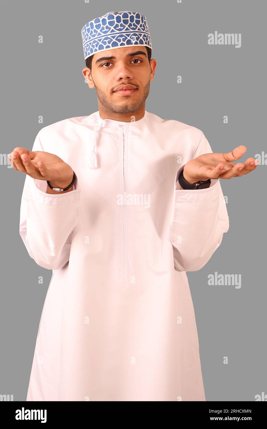 Omani employee hi-res stock photography and images - Alamy