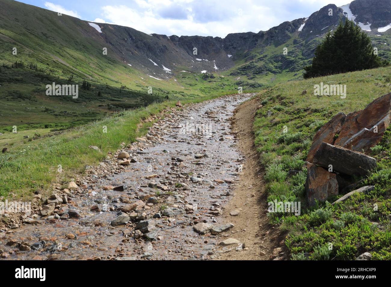 Flooded rocks hi-res stock photography and images - Alamy