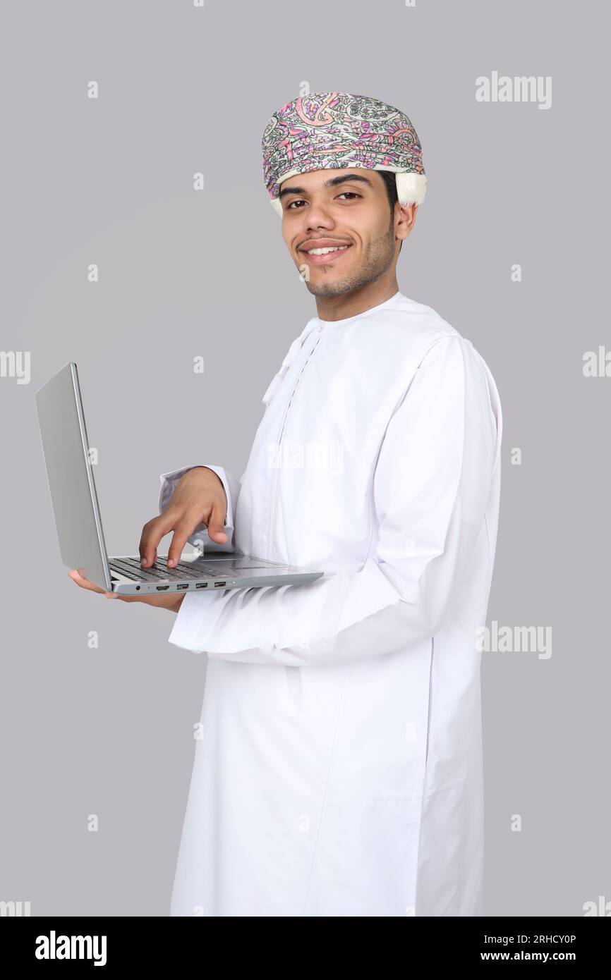 Omani employee hi-res stock photography and images - Alamy