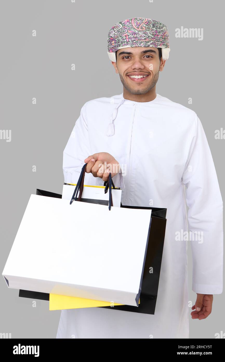 Omani employee hi-res stock photography and images - Alamy