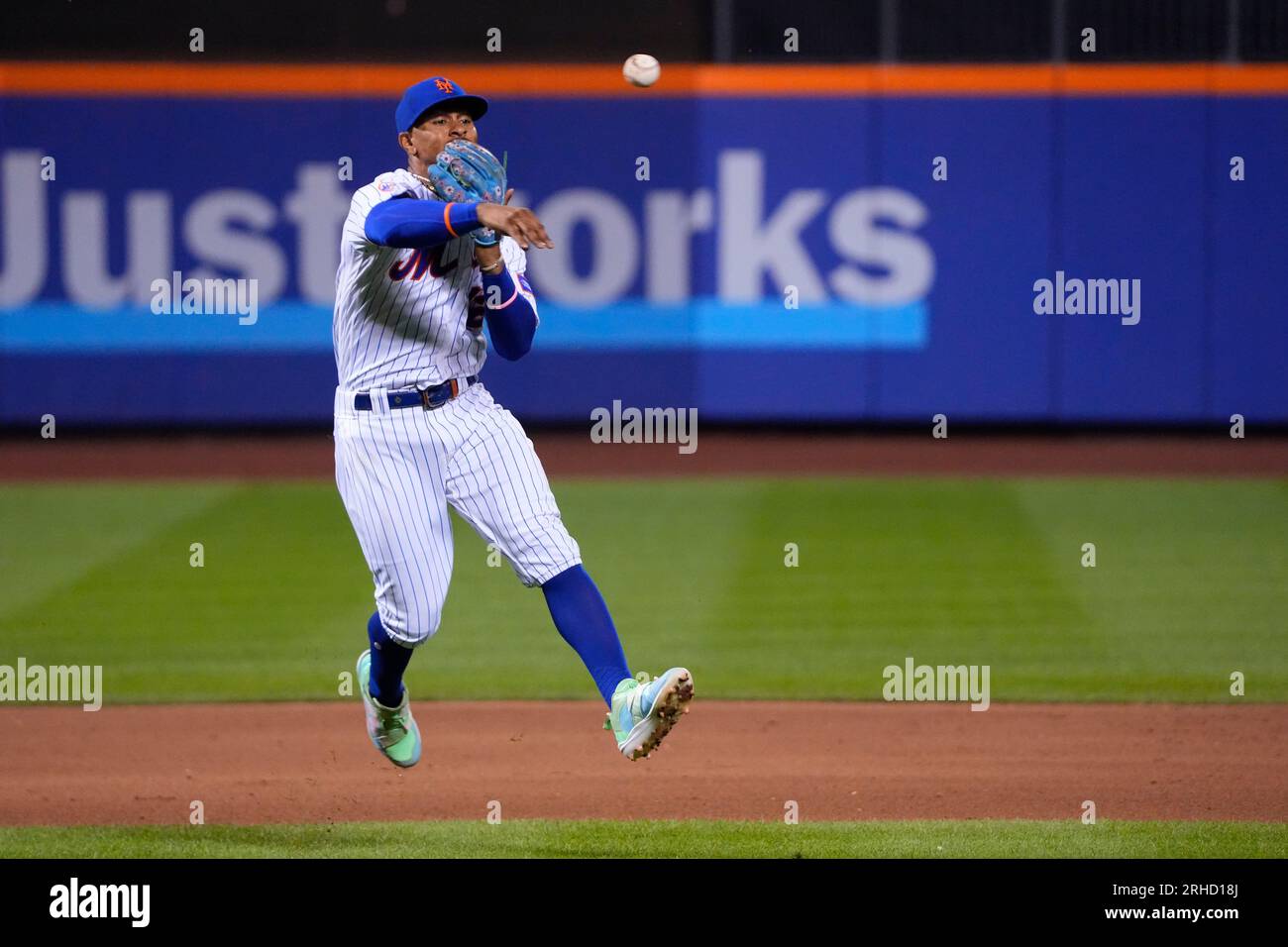 FLUSHING, NY - AUGUST 15: New York Mets Shortstop Francisco Lindor (12 ...