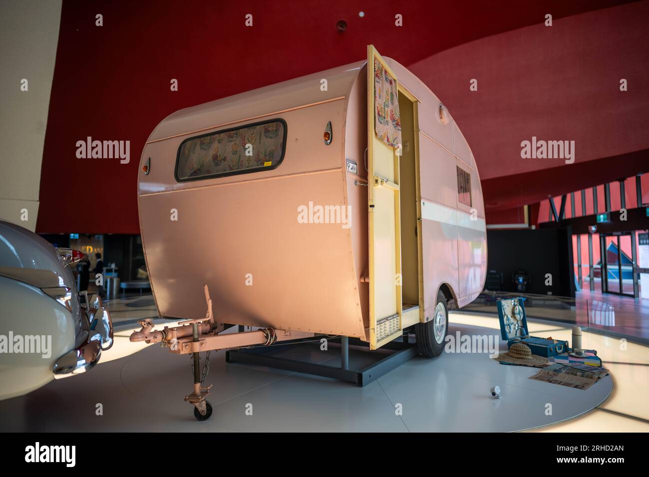 Vintage silver car hi-res stock photography and images - Alamy