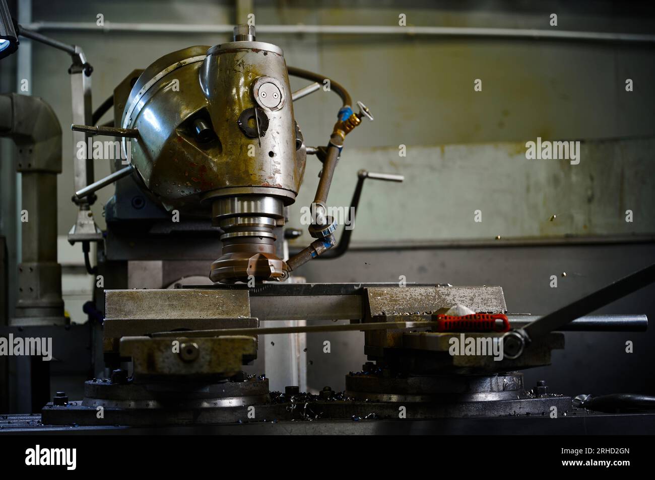 Vintage vertical turning mill used make detail in workshop Stock Photo ...
