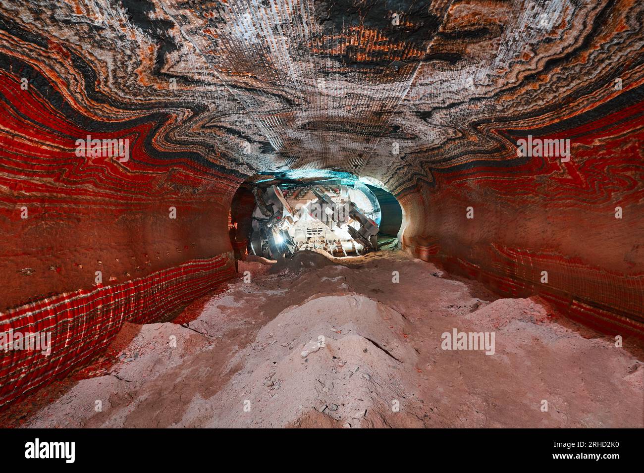 Drilling deep tunnel hi-res stock photography and images - Alamy